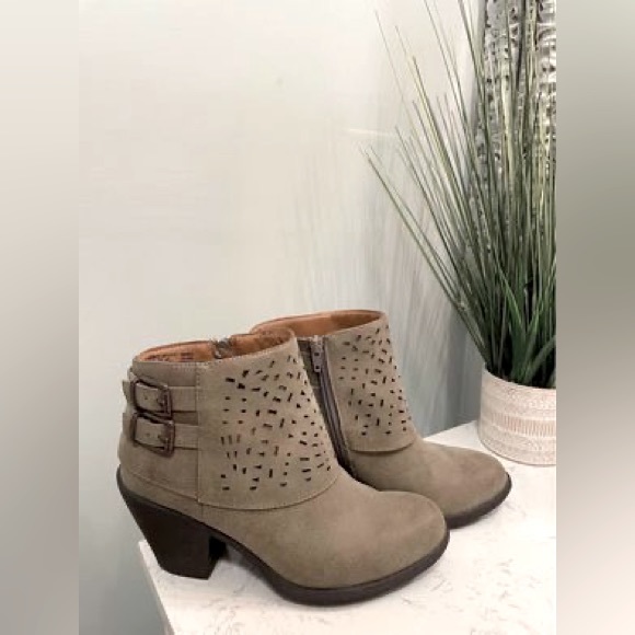 Laura Scott | Shoes | Laura Scott Booties | Poshmark